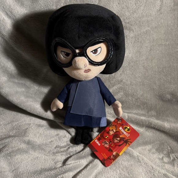 Pixar | Toys | Nwt Disney Pixar Edna Mode Plush Doll 2 The Incredibles ...